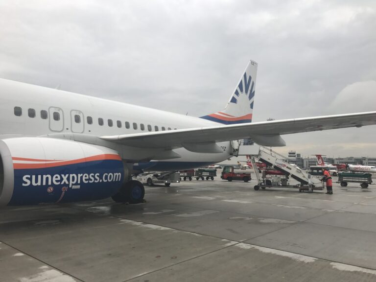 Antalya nach Düsseldorf mit SunExpress Economy Class